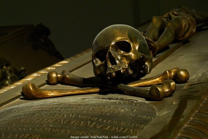 Underground 2.5h Tour with St. Stephens Cathedral Catacombs - The Value of a Private Guided Tour