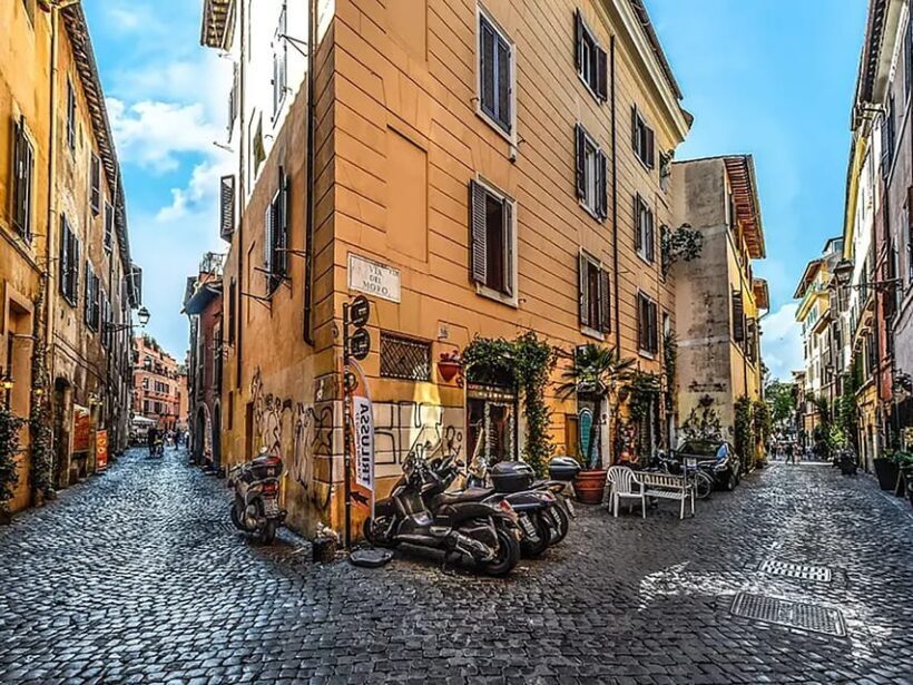 Unforgettable guided tour: Walking tour of Rome - The Sum Up