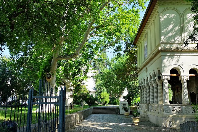 Unhealthy Food Tour of Bucharest  4 hours - FAQ