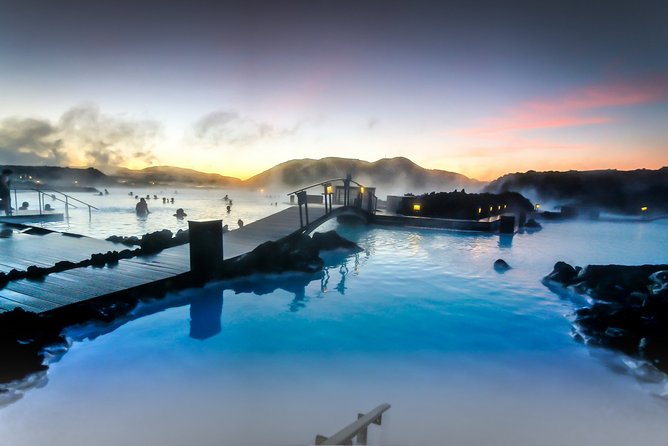 Unique bathing in an Icelandic hot springs at the Blue Lagoon - Who will love this tour?