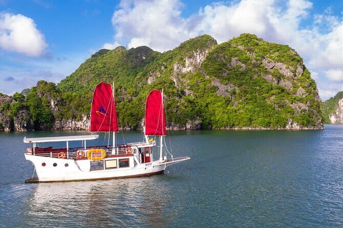 Unique Halong Private Day Cruise with Kayak and Fishing Village - Discovering the Best of Halong Bay in One Day