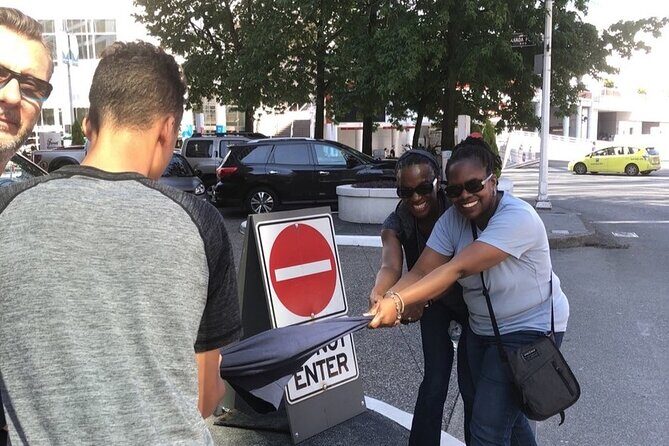 Unique Scavenger Hunt in Kingston - Meeting Point and Accessibility
