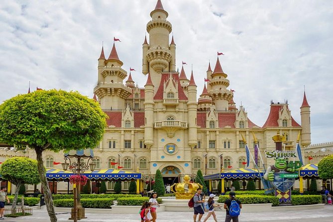 Universal Studios Singapore + Roundtrip Transfers - Food, Comfort, and Accessibility