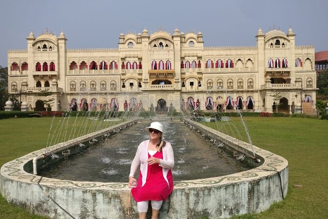 Unveiling Bollywood: Grand Tour of Iconic Real Sets & Their Story - Authenticity and Practicalities