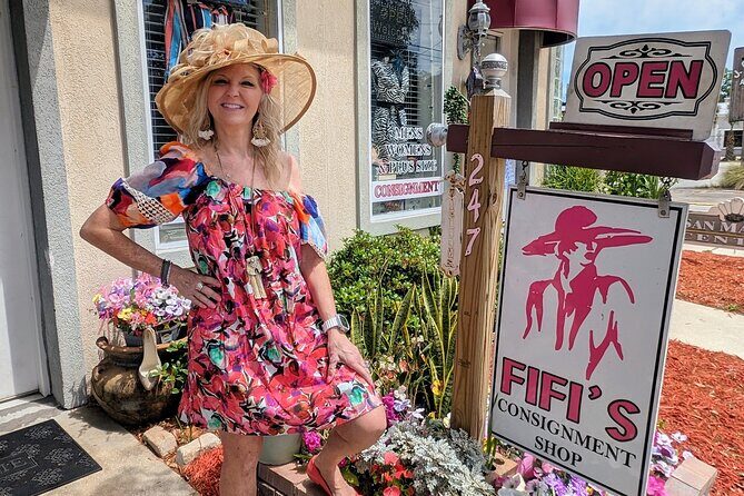Uptown Shopping Tour by Panda Tours - Exploring the Uptown District