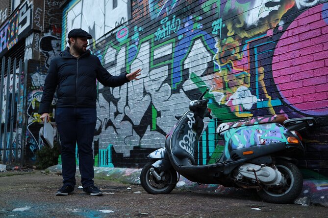 Urban Canvas: Exploring Shoreditchs Vibrant Street Art - Navigating Accessibility and Amenities