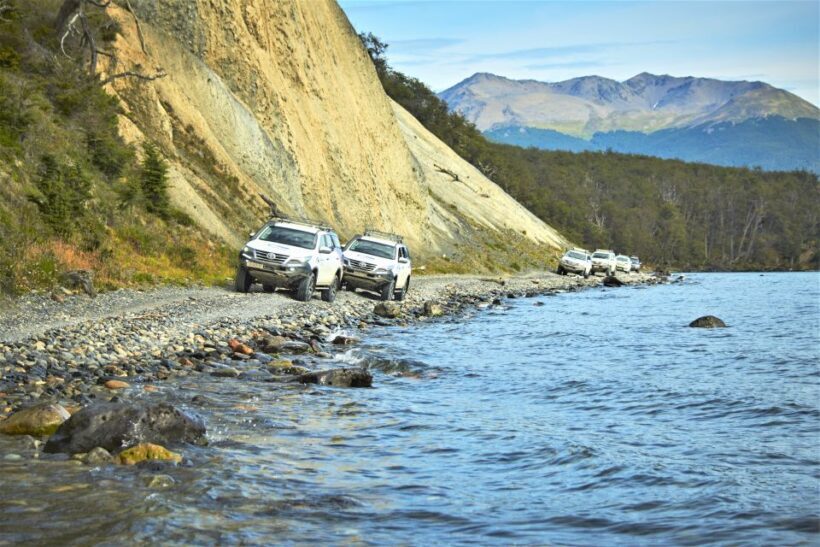 Ushuaia: Off-Road 4X4 Lakes Tour - Authentic Argentine Lunch and Wine: The Perfect Rest