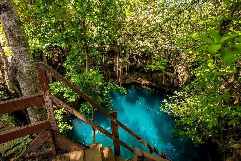 Uxmal: Vintage Land Rover Expedition to Uxmal Cenotes - Key Points