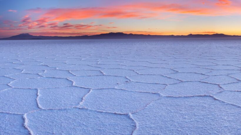 Uyuni Salt Flats 2-Day Private tour with Tunupa Volcano - Exploring the Highlights of the Salt Flats