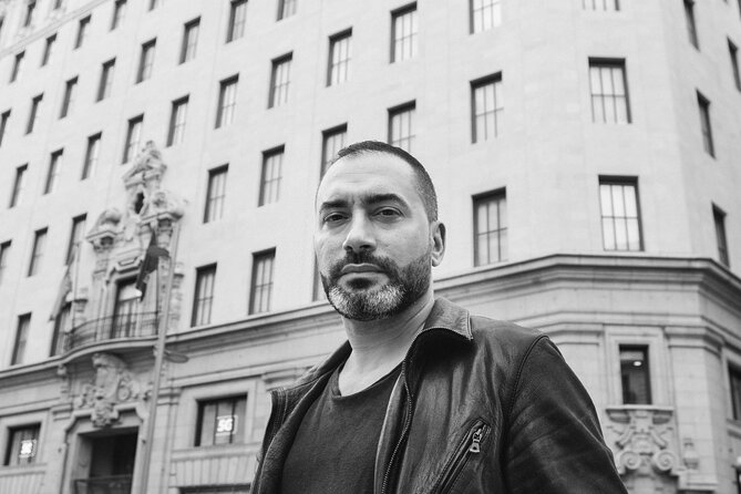 Vacation Photographer. Madrid Photo Shoot. Take Home More Than Just a Selfie! - Capturing Authentic Madrid Vibes