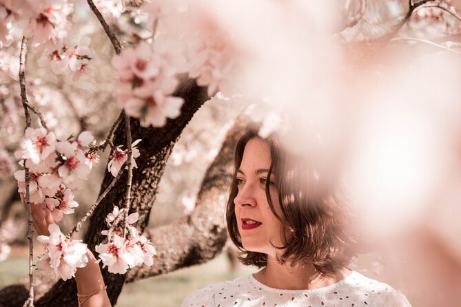 Vacation Photographer. Madrid Photo Shoot. Take Home More Than Just a Selfie! - Convenient Meeting and Transportation Details