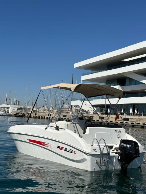 VALENCIA BOAT WITHOUT A LICENSE - Practical Details and What to Expect