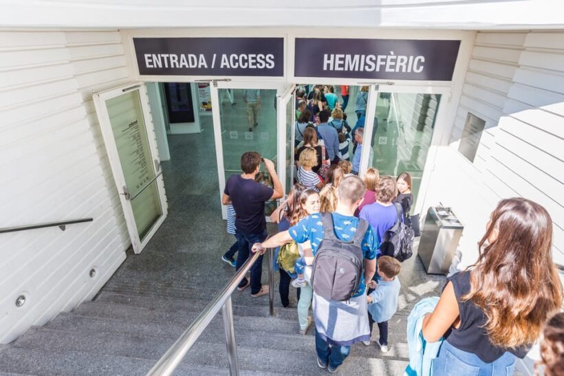 Valencia: City of Arts and Science 3D Movie at Hemisfèric - Choosing Your Movie