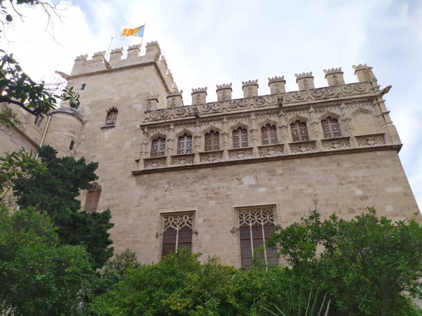 Valencia: City Walking Tour with Top Attractions - ITALIAN - FAQ