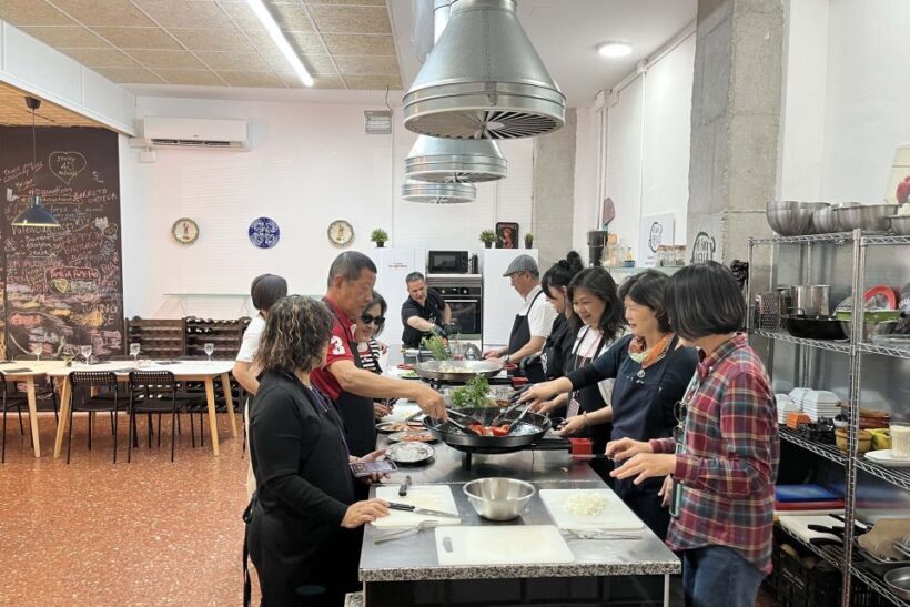 Valencia: Evening Guided Paella Workshop, Tapas, and Drinks - What We’ve Learned from Reviews