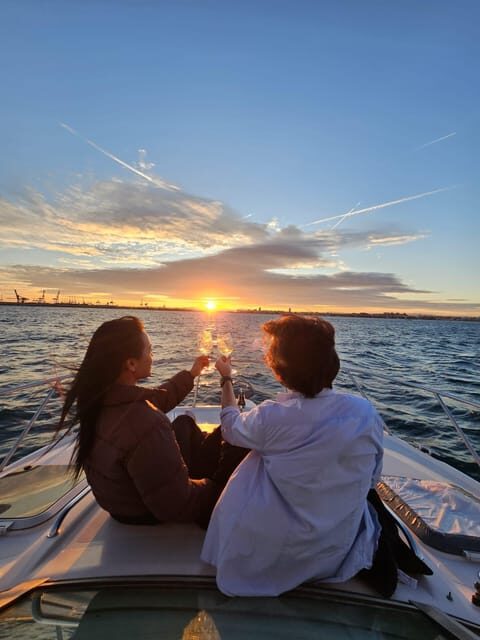 Valencia: Exclusive Sunset Cruise with Drink - An Authentic Valencia Sunset on the Water