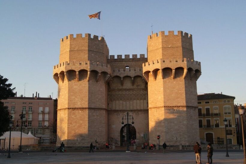 Valencia: Express Walk with a Local in 60 minutes - Discovering Valencia in a Short Time