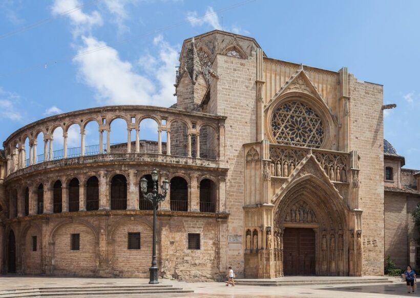 Valencia: Guided City Walking Tour with Tapas Tastings - A Closer Look at the Tour Experience