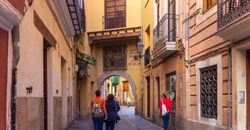 Valencia: Medieval Guided Walking Tour - The Landmarks and Their Stories