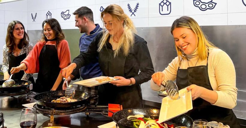 Valencia: Paella Cooking Class with Central Market Tour - An In-Depth Look at the Valencia Paella Cooking Class