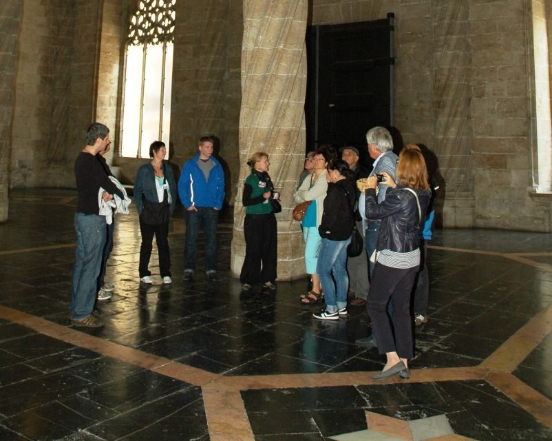 Valencia: Private 4-Hour Walking Tour of the Old Town - The Guide: Knowledge and Personal Touch