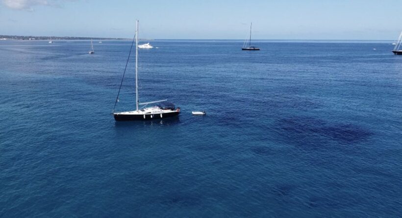 Valencia: Private Boat Trip with Paddle Boarding and Drinks - Key Points