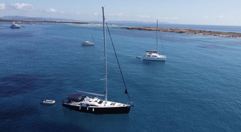 Valencia: Private Boat Trip with Paddle Boarding and Drinks - Analyzing the Value