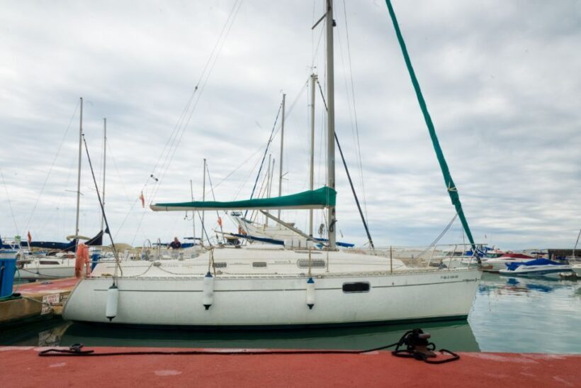 Valencia: Private Sailing Trip with Snacks and Drinks - Value for Money
