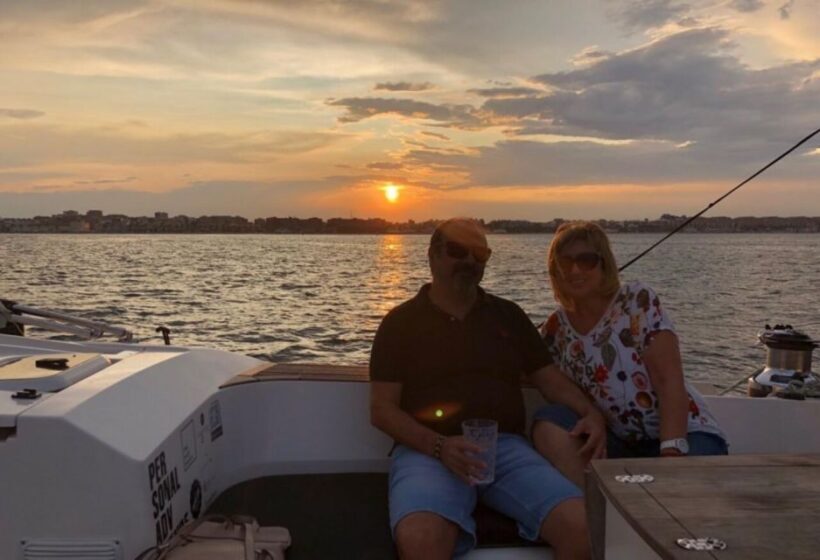 Valencia: Sunset trip in a sailboat with drinks included - What’s Included and What’s Not