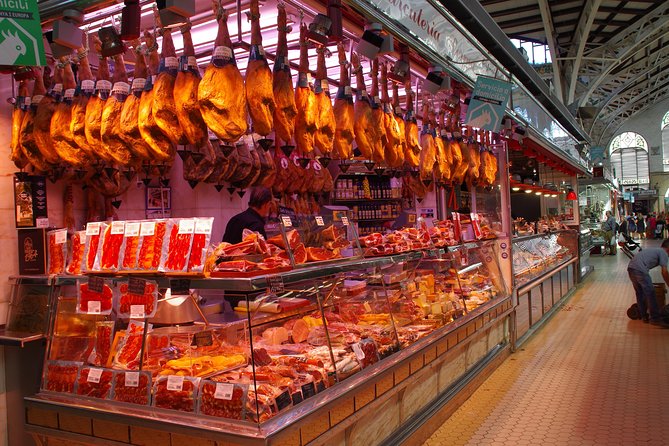 Valencia Tapas and Sightseeing Guided Tour - Socializing in a Small Group Setting