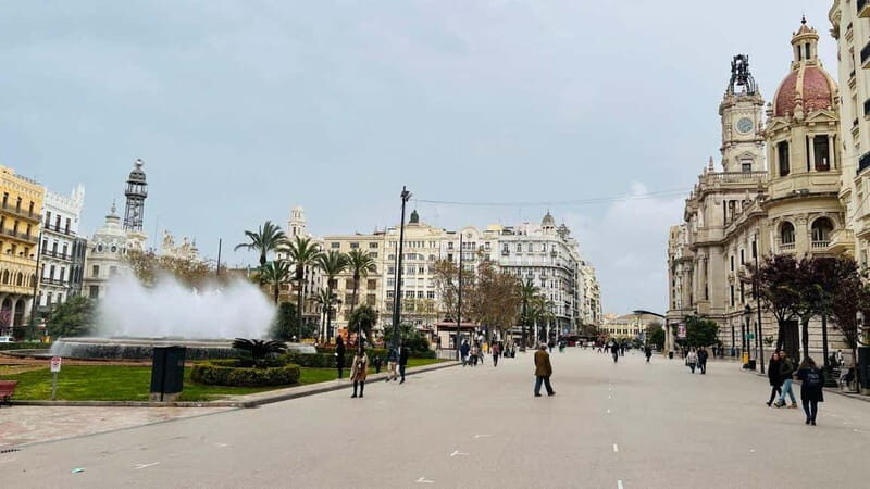 Valencia: the best 25 spots in the city by bike! - An Introduction to Valencias Bike Tour