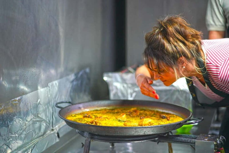 Valencia: Traditional Paella Cooking Class and Dinner - An In-Depth Look at the Experience