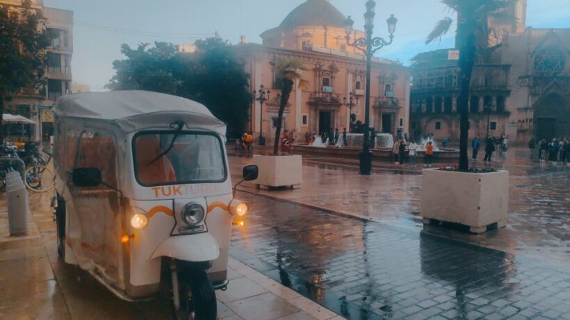 Valencia: Tuk Tuk Historical Tour - Key Points
