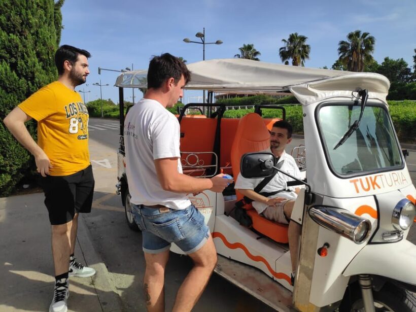 Valencia: Tuk Tuk Modern Tour - Authentic Local Insights and Personal Touches