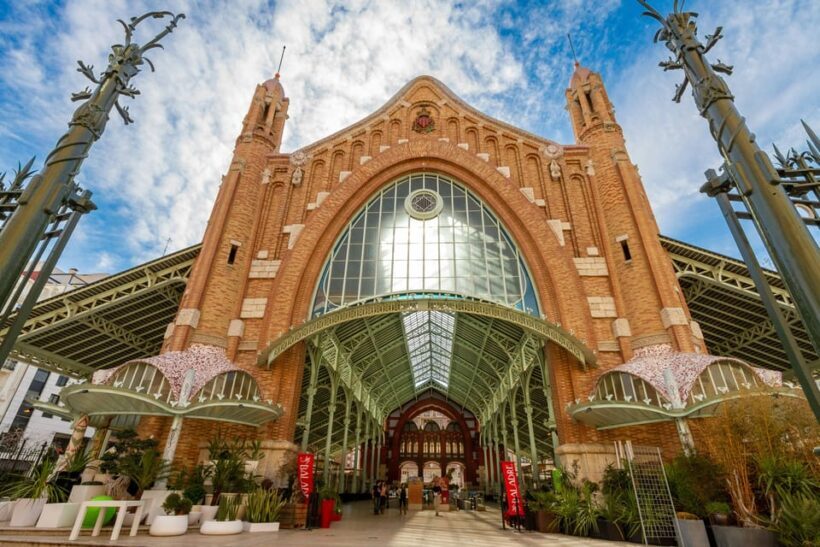 Valencia: Walking Tour of City Highlights with tastings - Key Points
