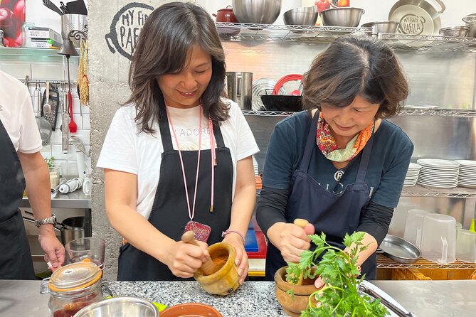 Valencian Paella Cooking Class, Tapas & Sangria - Evening - Location and Accessibility
