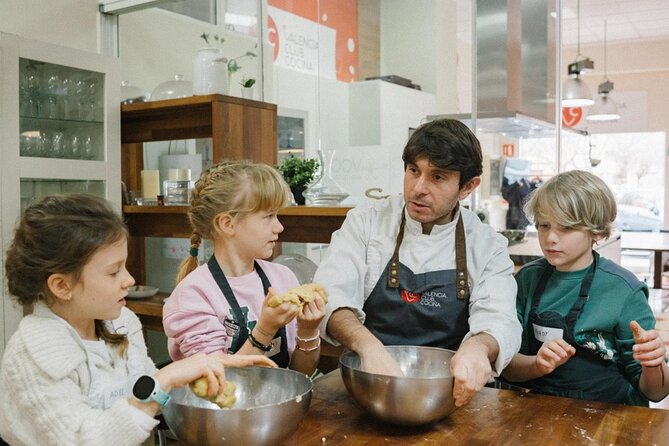 Valencian paella workshop and visit to the Algiros market - Authenticity and Atmosphere