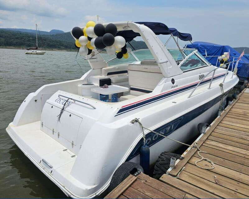 Valle de Bravo: 33 feet VIP Yacht Rental Experience - An Introduction to the VIP Yacht Experience in Valle de Bravo