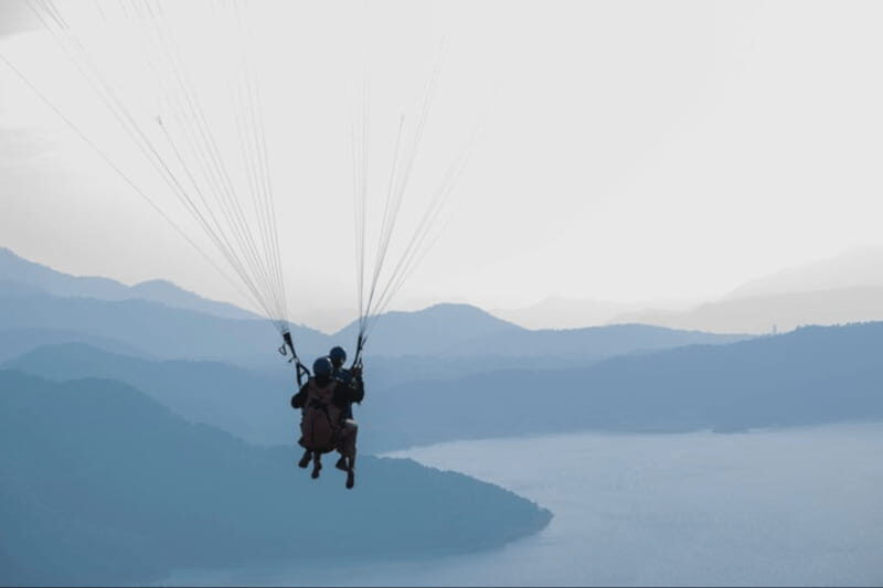Valle de Bravo: Fly Paragliding with Instructor and Enjoy the View - Maneuvers and the Adrenaline Rush