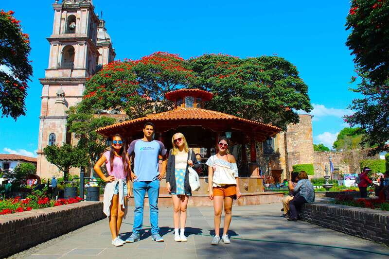 Valle de Bravo: Half-Day Guided City Tour by Van - Key Points