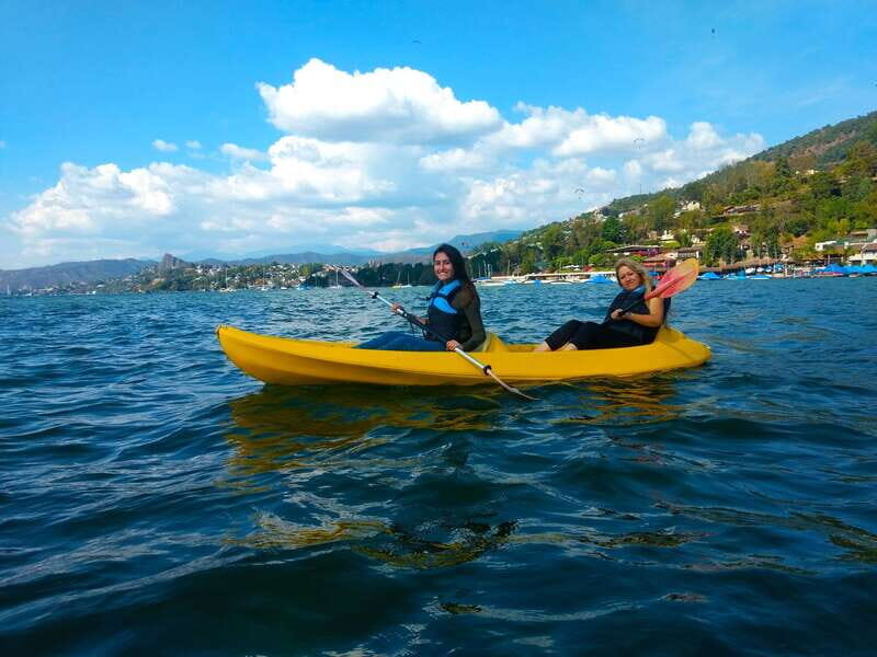Valle de Bravo: Kayaking Tour - A Scenic Introduction to Kayaking in Valle de Bravo