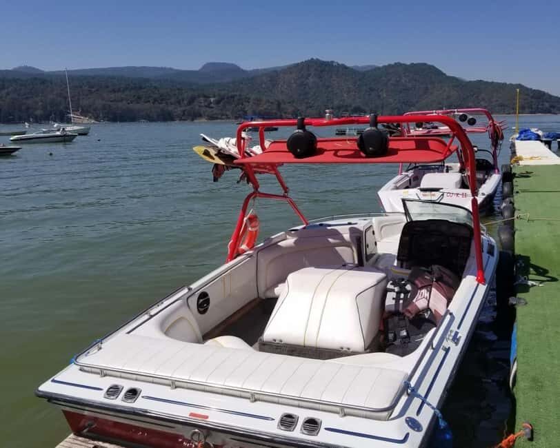 Valle de Bravo: Ski Boat Rentals - An Authentic Lake Adventure in Valle de Bravo