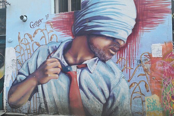 Valparaiso and Viña Del Mar Full-Day Private Guided Tour - Exploring Valparaisos Street Art and History