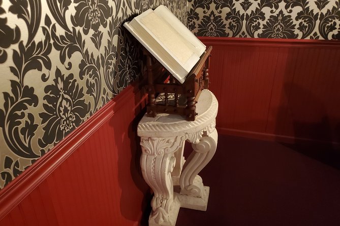 Vampire's Lair Escape Room Game for Private Group - Who Should Consider This Escape Room?