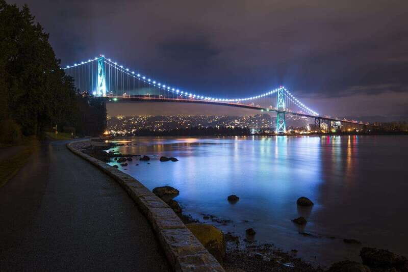 Vancouver: Attractions by Twilight Guided Tour with Dinner - Practical Considerations