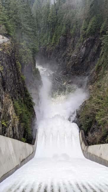 Vancouver: Capilano Bridge, Cleveland Dam & Lynn Canyon Tour - FAQ