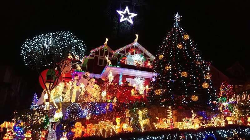 Vancouver: Christmas Tour with Light Festival Entrance - Practical Tips for Making the Most of the Tour