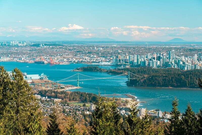Vancouver City to North shore and Squamish - An Introduction to What Makes This Tour Stand Out