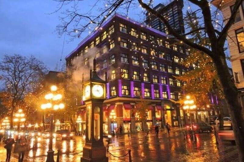 Vancouver : Must-See Attractions Walking Tour With A Guide - Key Points