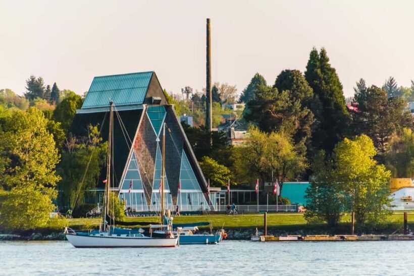 Vancouver: Private City Walking Tour with Seal Boat Tour - Key Points